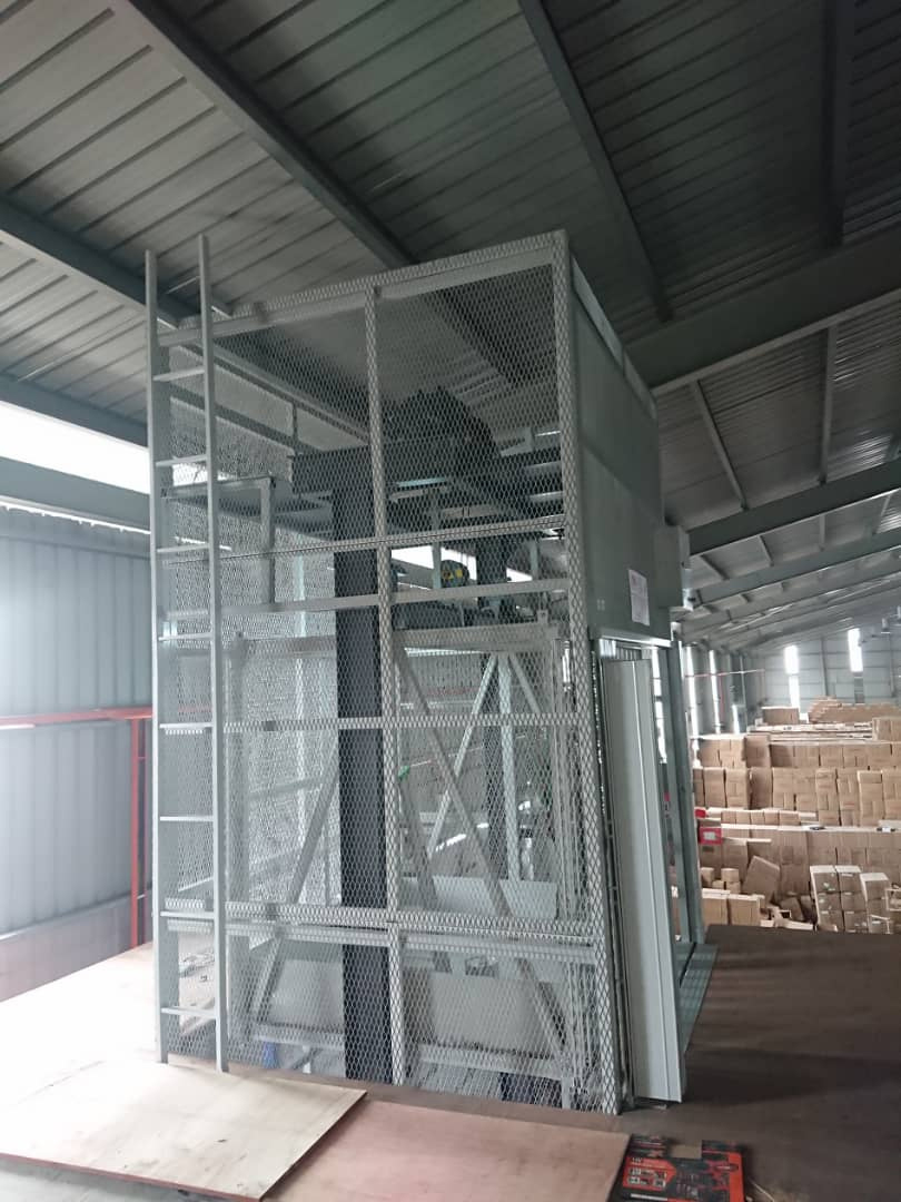 Goods Hoist Lift – Plastic Industry - ML Lee Industrial Sdn. Bhd.